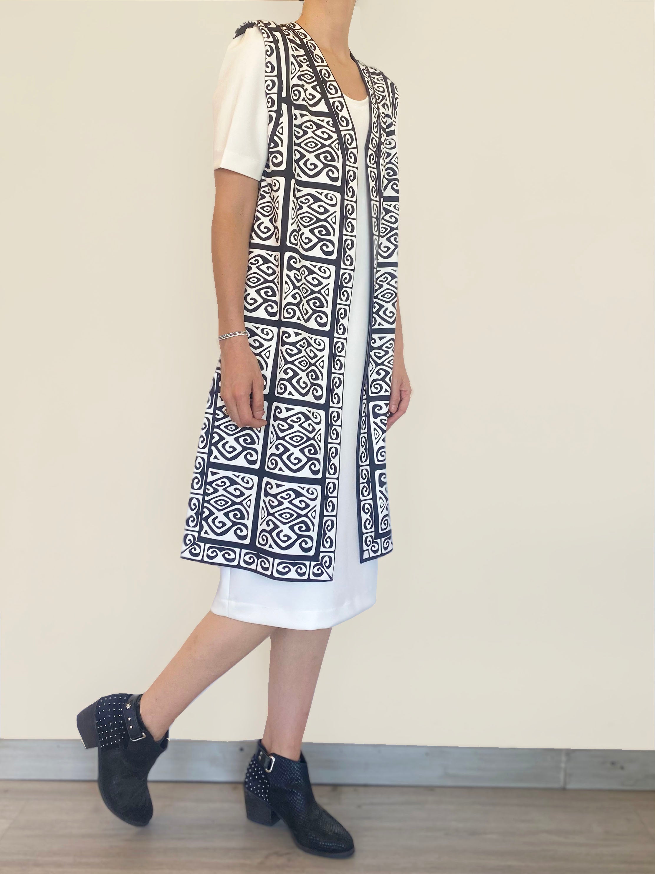 Chaleco Mitú Blanco y Negro – MACONGA MCG